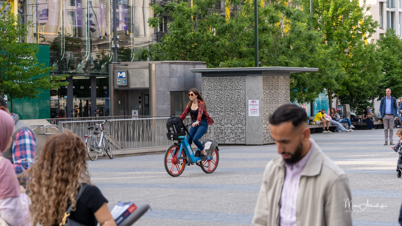 Sony Alpha Blog : Sigma 16-300 burst-008