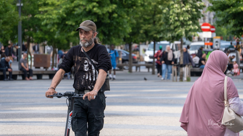 Sony Alpha Blog : Sigma 16-300 burst-034