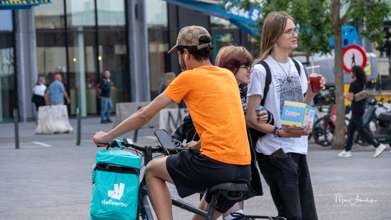 Sony Alpha Blog : Sigma 16-300 burst-114